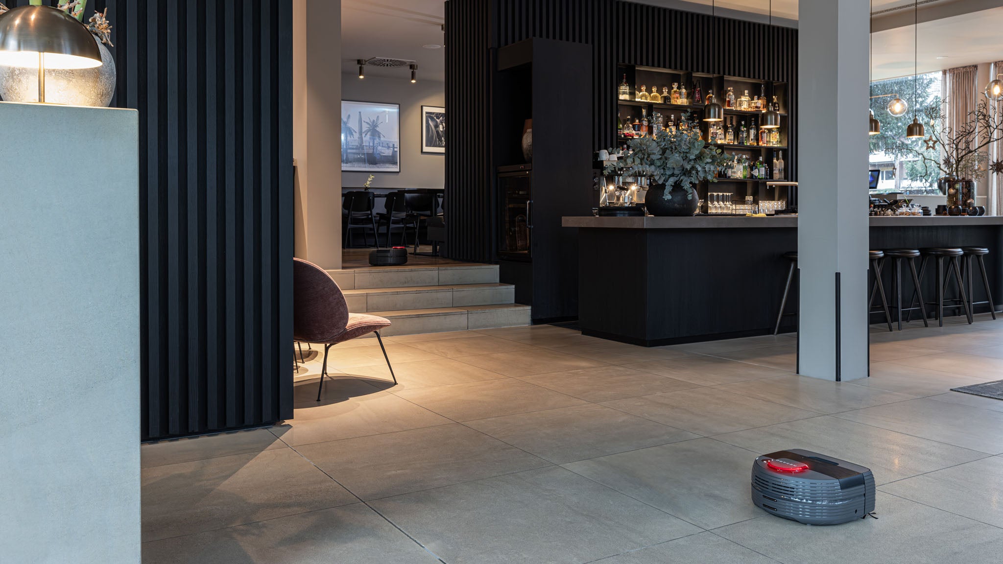 Nexaro NR 1500 vacuum robot